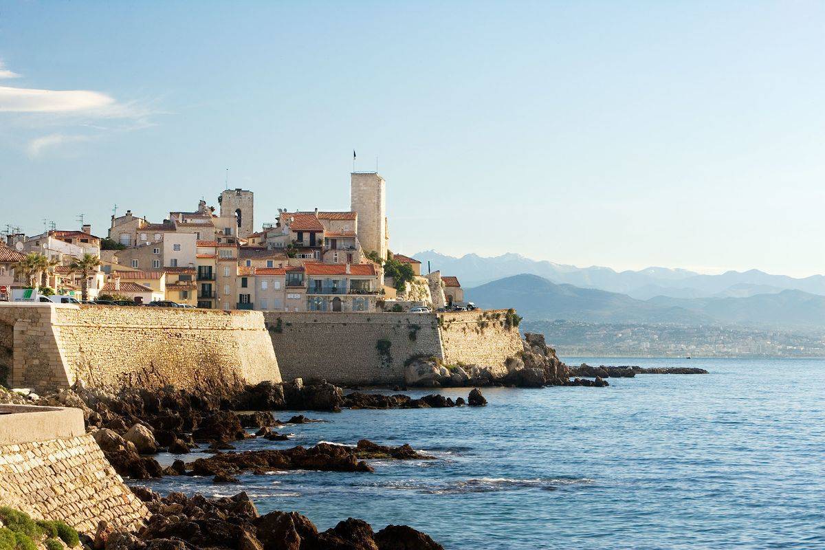Antibes - Juan-les-Pins on the Côte d'Azur | Les Strélitzias
